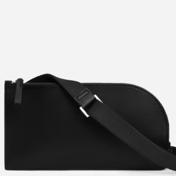Everlane | Bags | Nwt Everlane The Cactus Leather Sling Bag Black ...